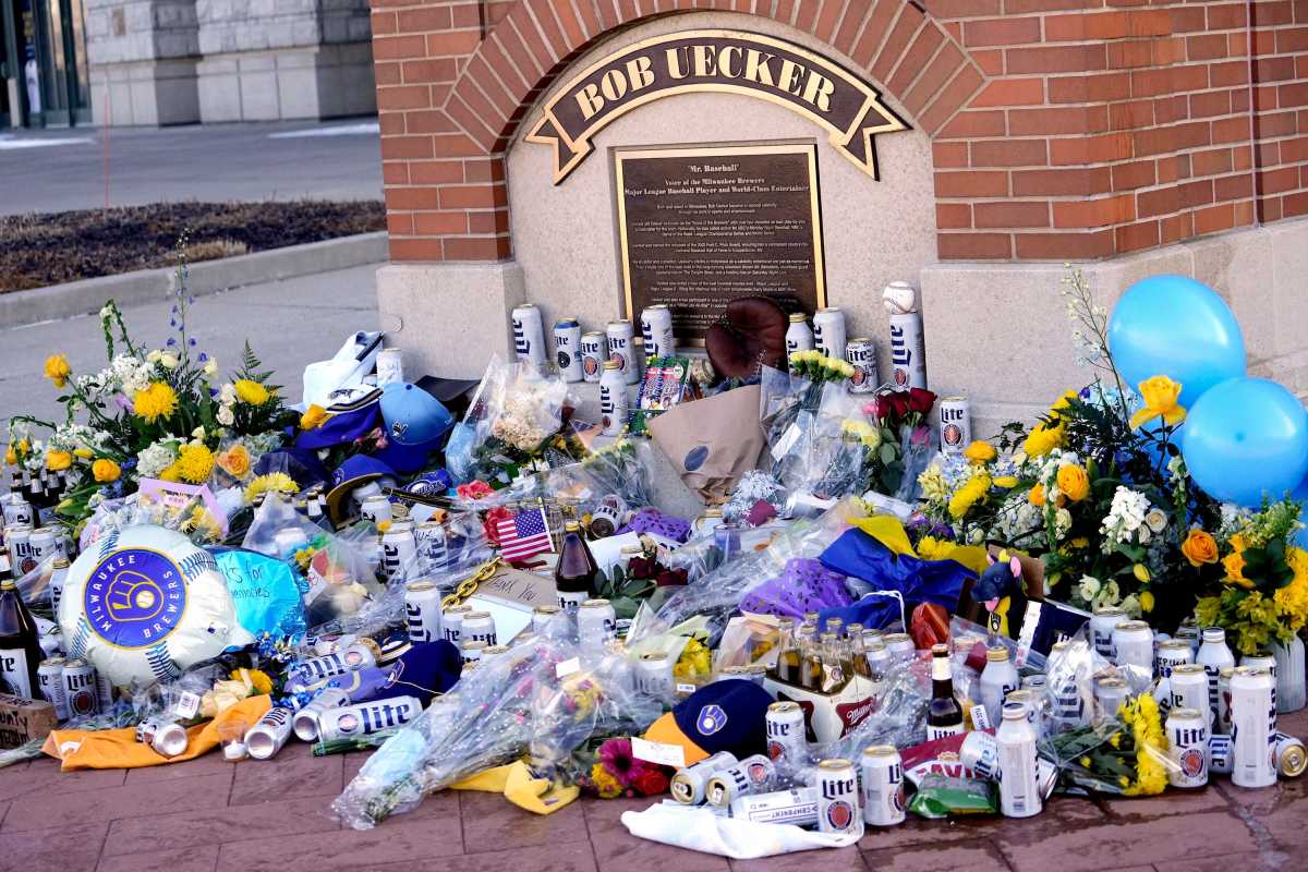 Brewers add perfect touch to Bob Uecker uniform patch for 2025 season