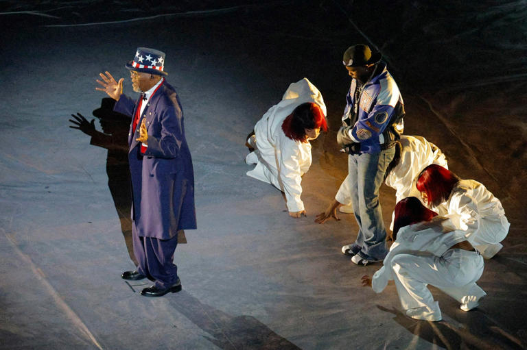 Who performed at the Super Bowl 2025 halftime show?