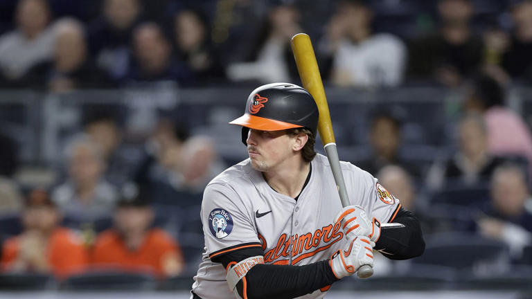 Monday Bird Droppings: It’s baseball season!