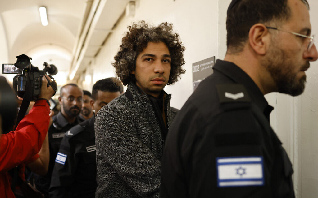 Police raid leading bookstore in East Jerusalem, arrest owner, seize books