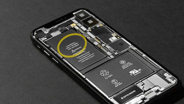 8 years after Apple's Batterygate, rumors of planned obsolescence persist
