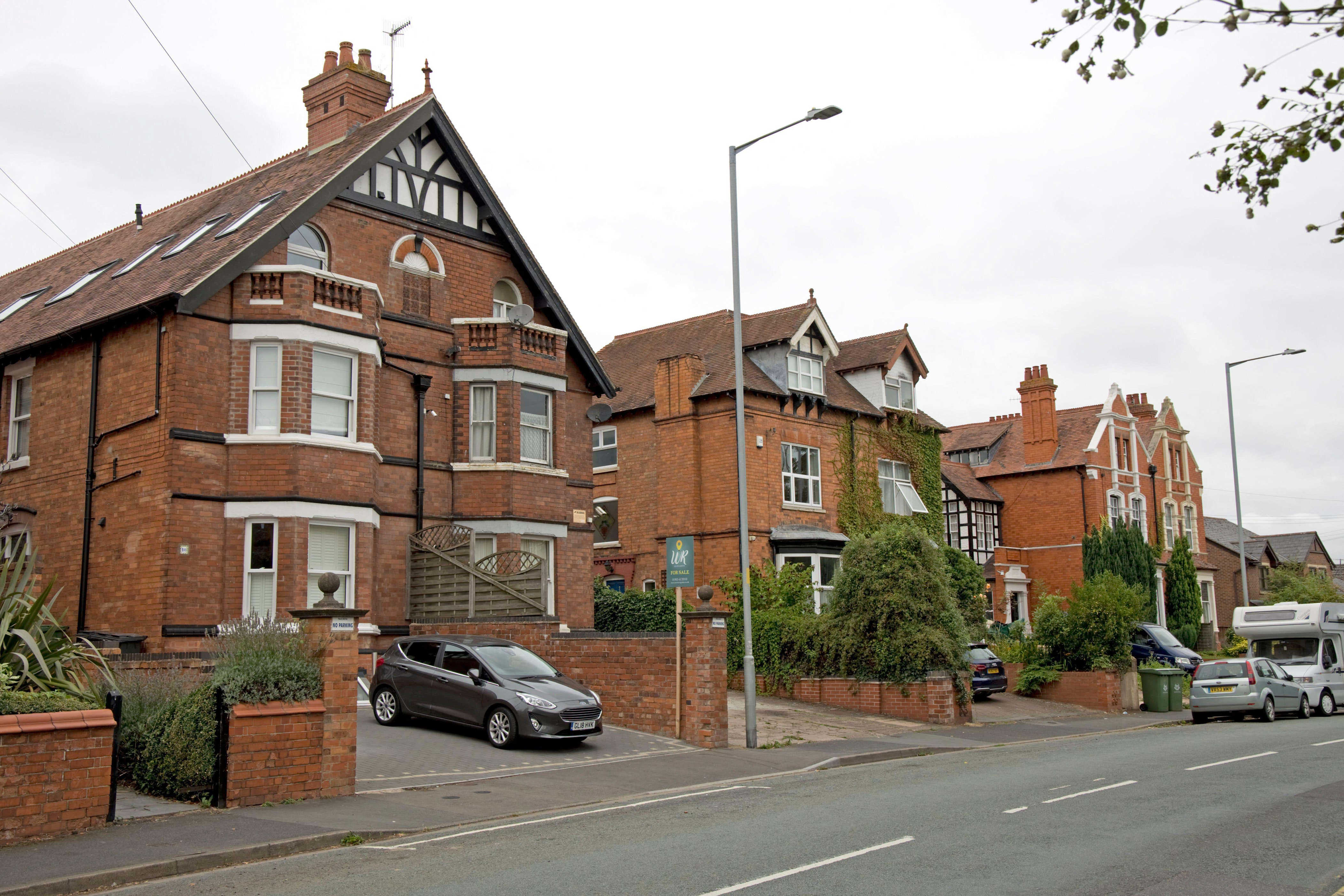 Do heat pumps work in large or old homes?