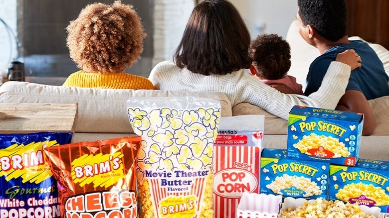 13 Fashion Fads from the ’70s That Make Us Cringe Today