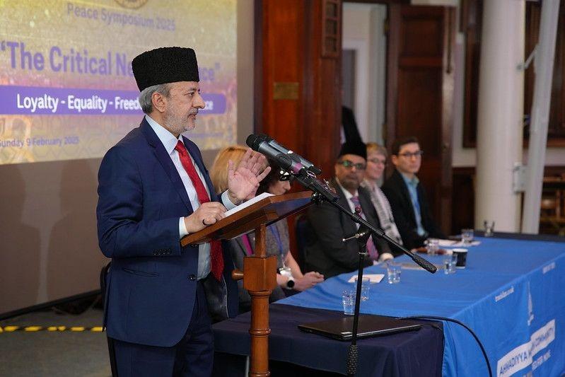 Scotland Ahmadiyya Muslim Community Peace Symposium warns of increasing ...