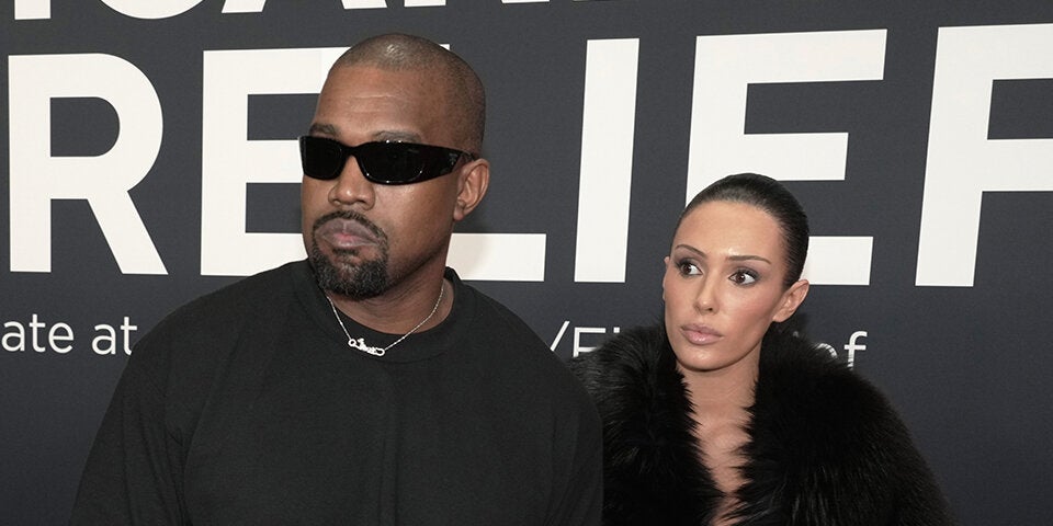 Mega-Eklat: Kanye West (47) verkauft jetzt Hakenkreuz-Shirts