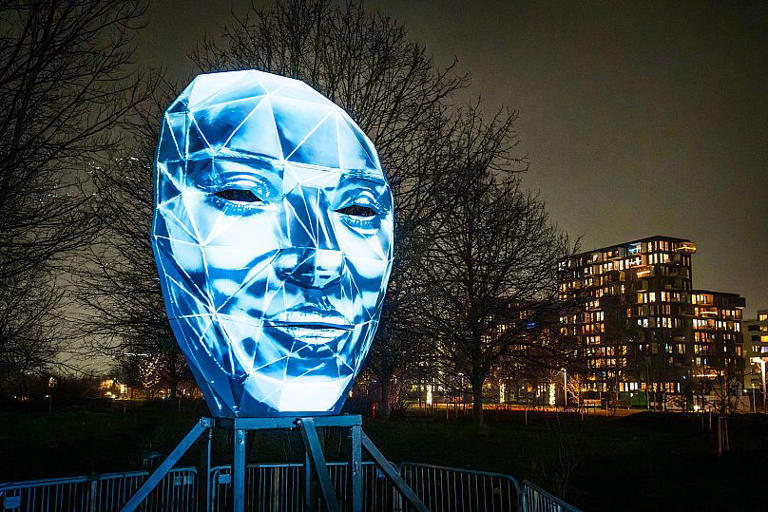 World’s largest Light Art Run transforms Copenhagen into moving artwork