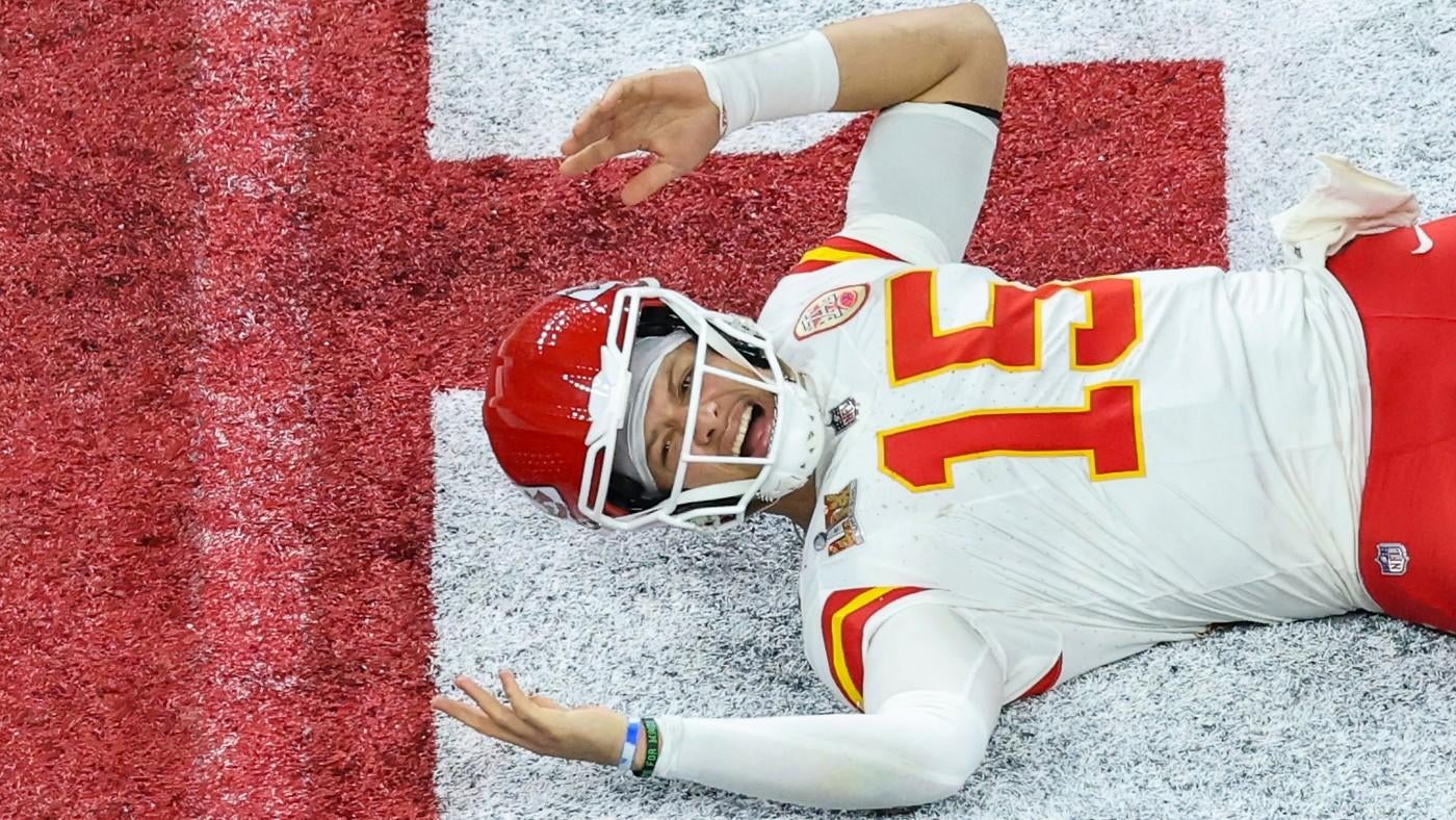 2025 Super Bowl: What in the world happened to Patrick Mahomes ...