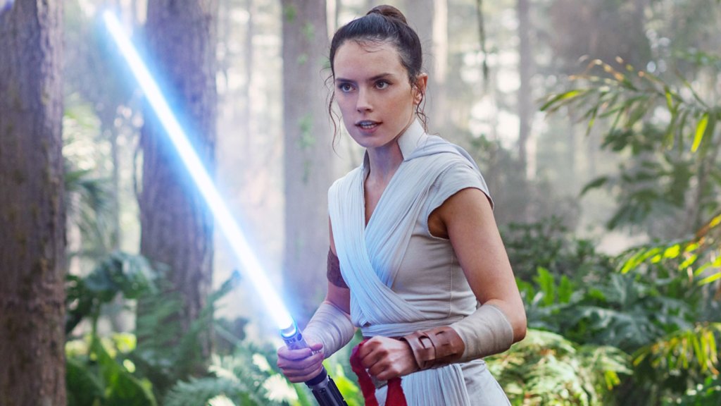 Daisy Ridley Shares ‘Star Wars' Script Update & Says She's "Open" To ...