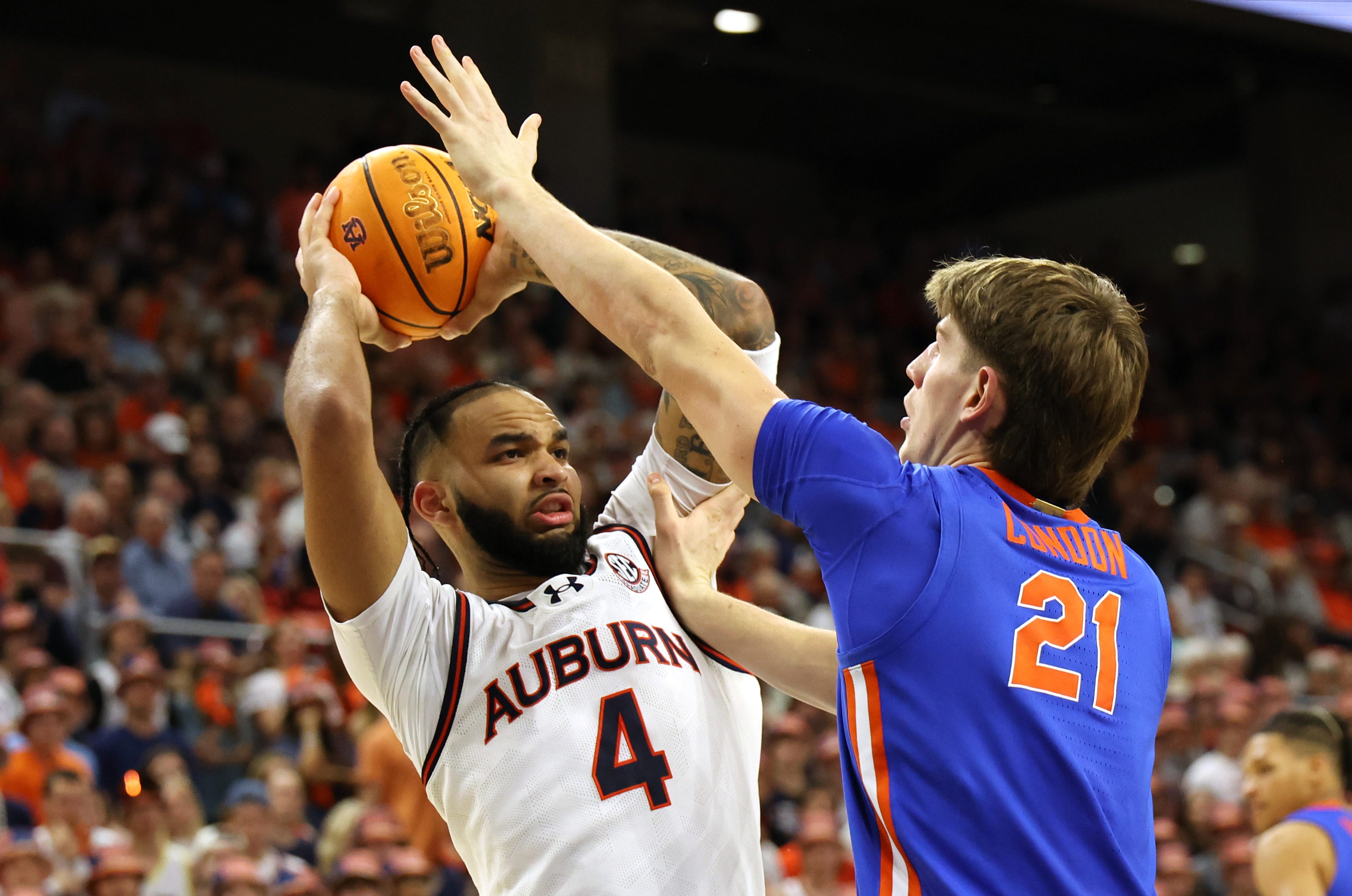 Florida basketball sophomore F Alex Condon named SEC Player of the Week