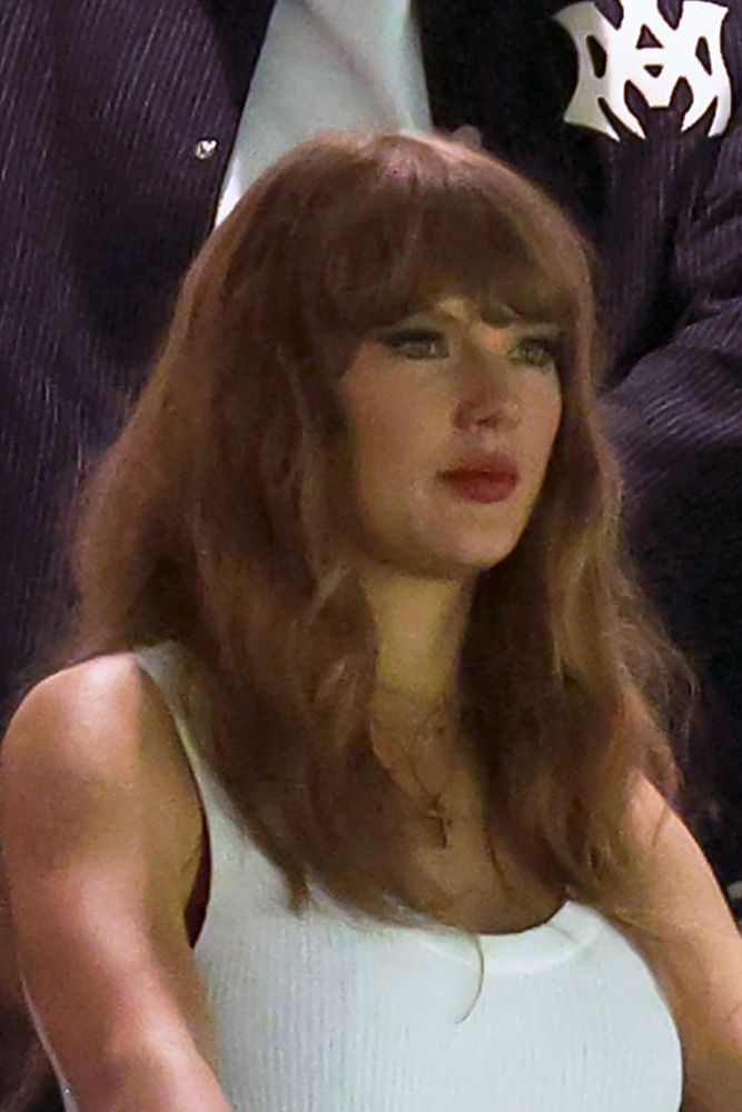 Taylor Swift Basically Won the Super Bowl in Spring’s Easiest Ageless Top