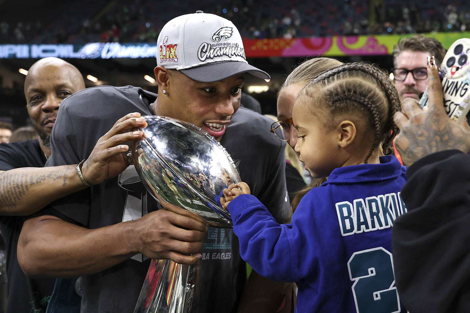 Saquon Barkley's Son, 2, Interrupts Post-Game Interview to Ask His Dad ...