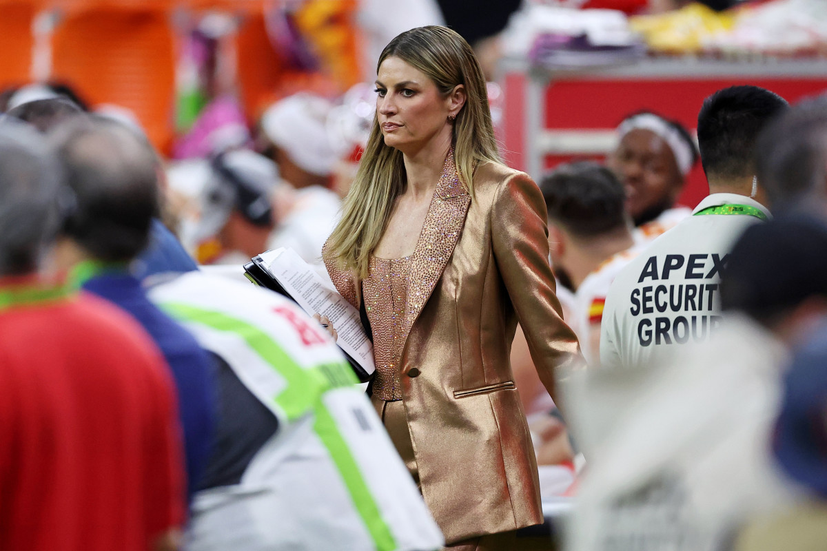 Erin Andrews Turn Heads in New Photos With Charissa Thompson at Super Bowl