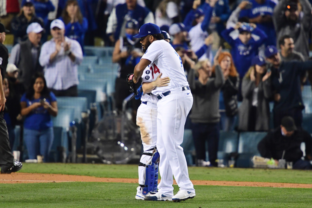 Former Dodgers Franchise Legend Predicted to Sign With NL West Rival