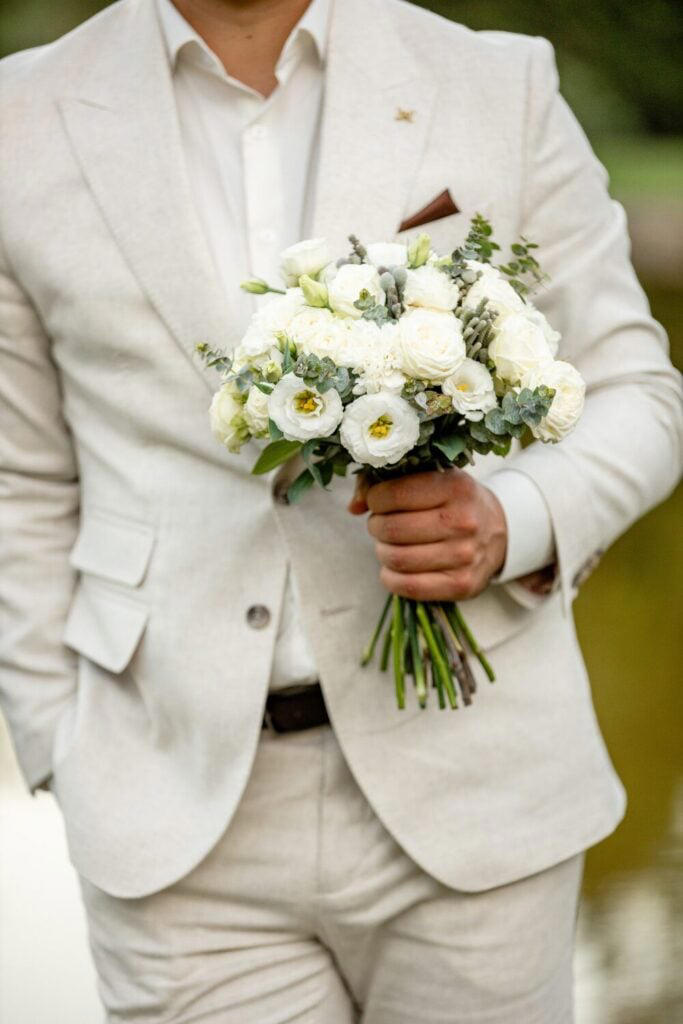 Lisianthus: The Flower That Symbolizes Charm, Grace, and Undeniable Love