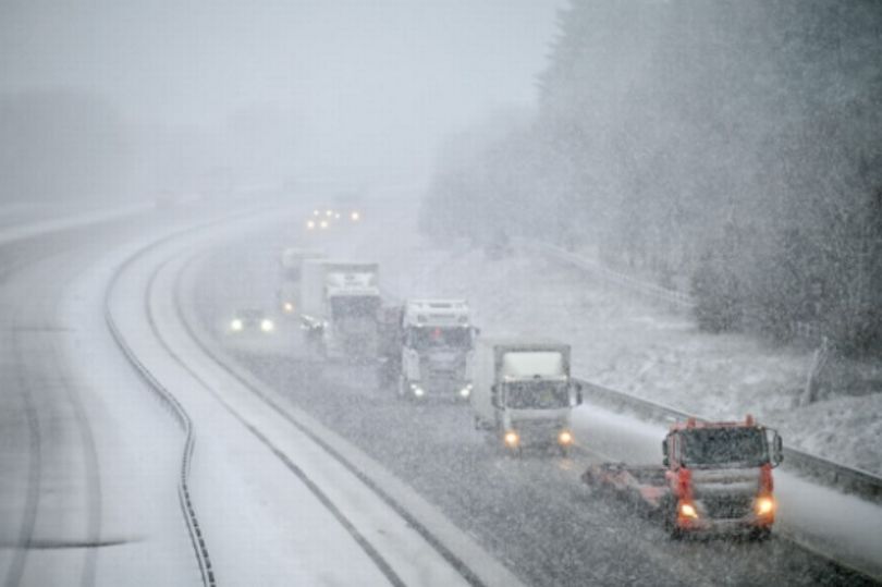 Seven cities in England and Scotland set to wake up to -2C snow tomorrow