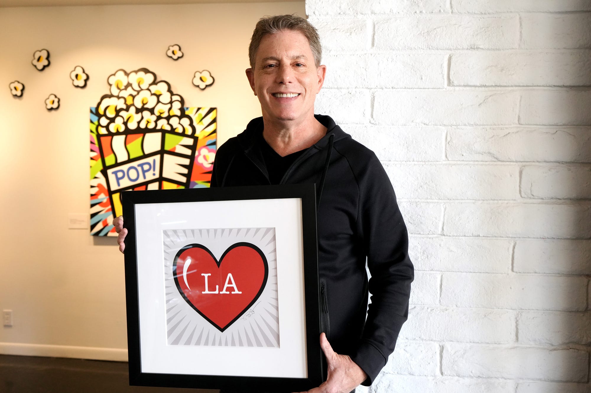 Artist Burton Morris celebrates 35 years of pop art with exhibit in ...