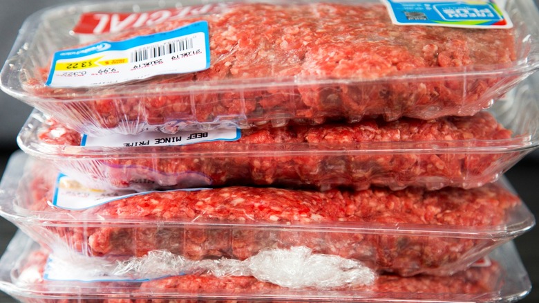 The Problem With Prepackaged Ground Beef (And How To Fix It)