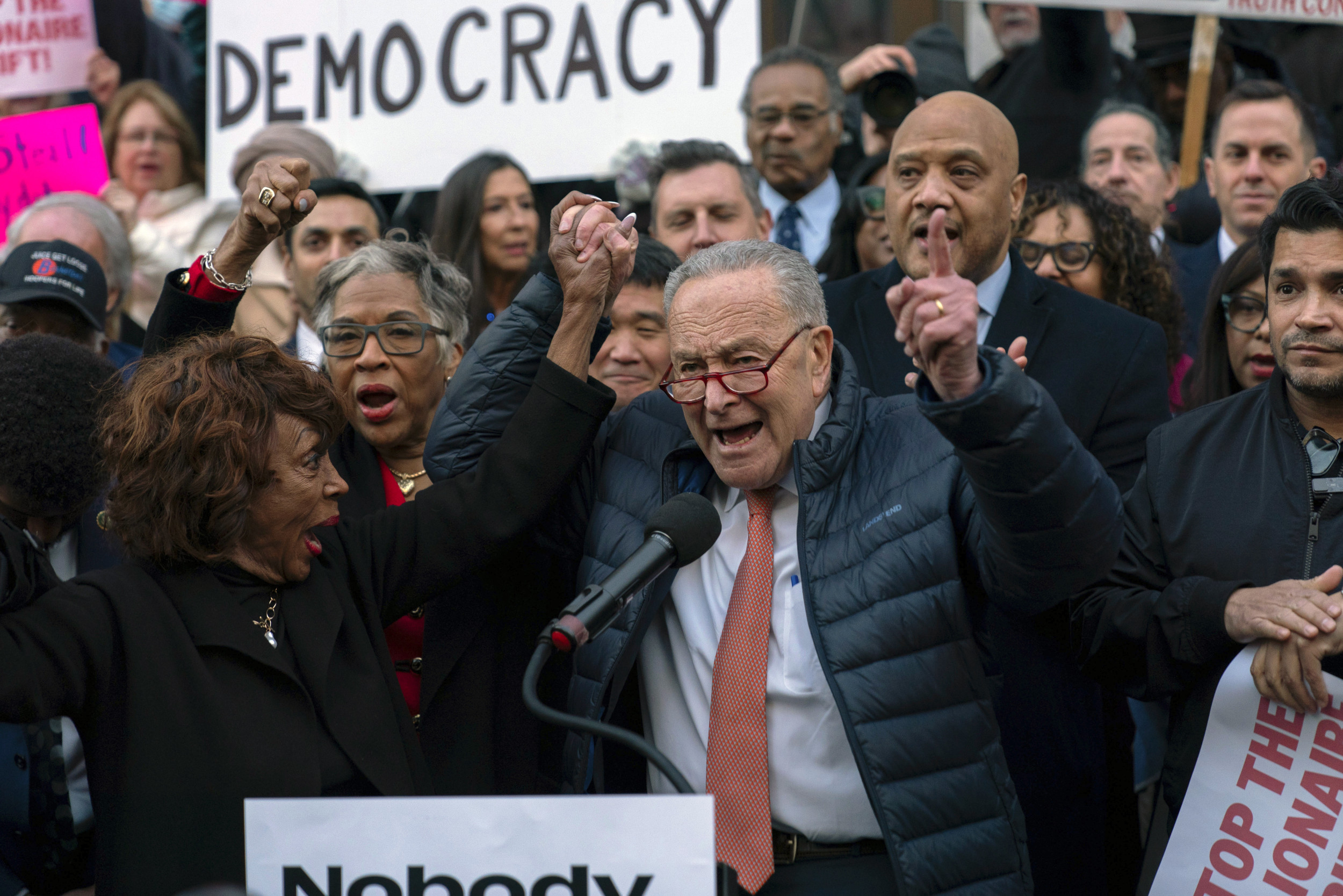 US Government Employees Encouraged to Report Trump Admin's 'Abuse of Power'