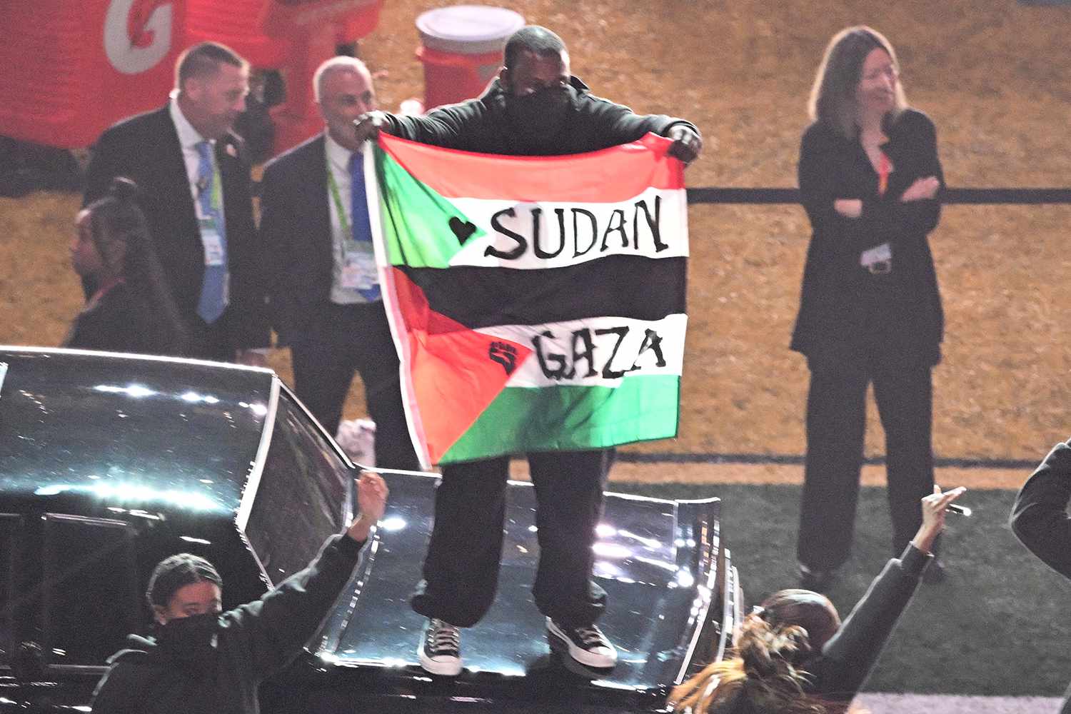 Super Bowl Halftime Performer Detained, Banned from Football Games ...