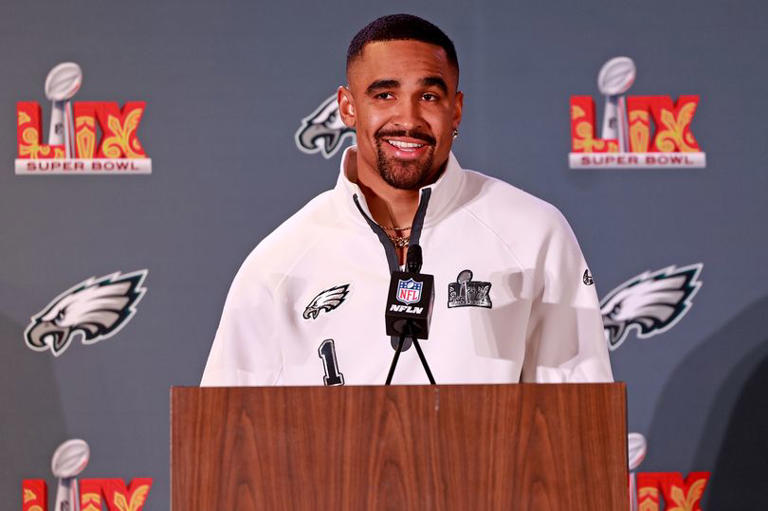 Jalen Hurts comments on Donald Trump set up intriguing White House visit Jalen Hurts comments on Donald Trump set up intriguing White House visit
