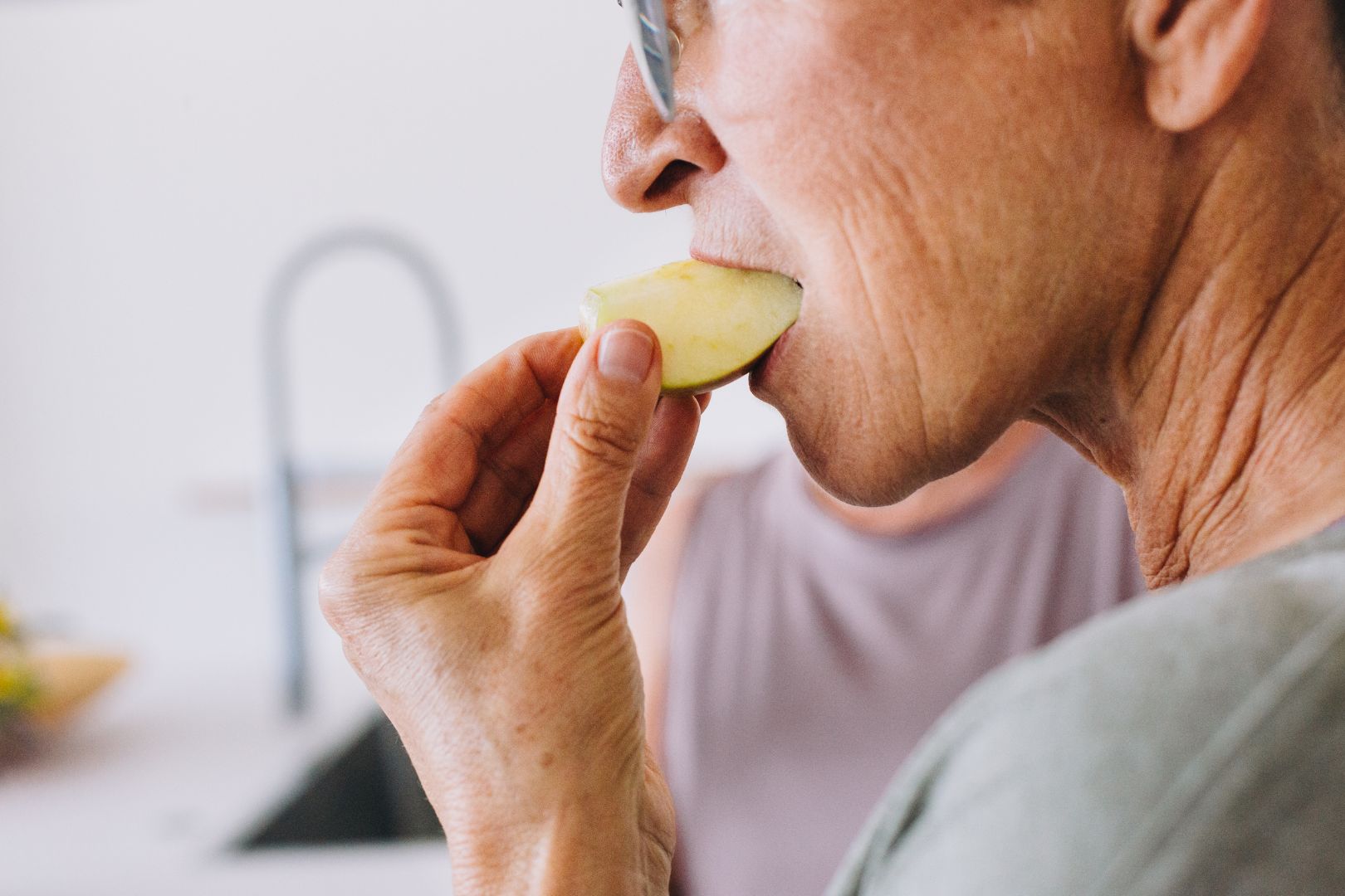 This Eating Habit Can Be An Early Sign Of Dementia