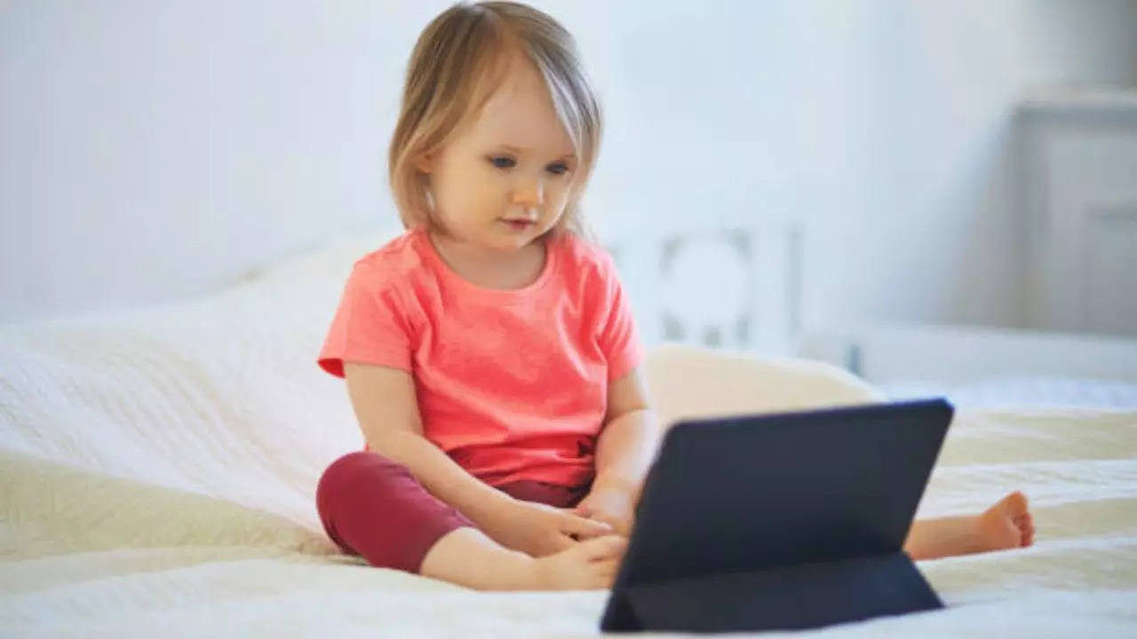 Excessive Screen Time In Toddlers Linked To Poor Language Development ...