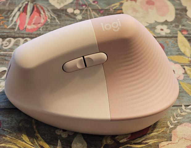 The Game-Changer in Reducing Hand Pain: My Experience With a Vertical Mouse