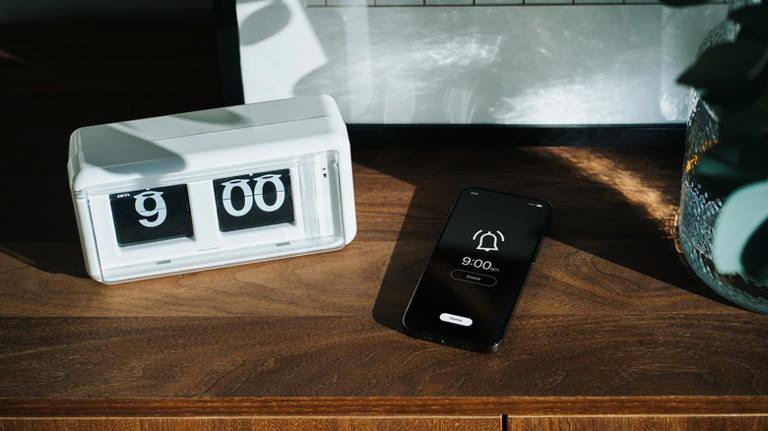10 Unique Alarm Clocks That Will Make You Want To Ditch Your Smartphone ...