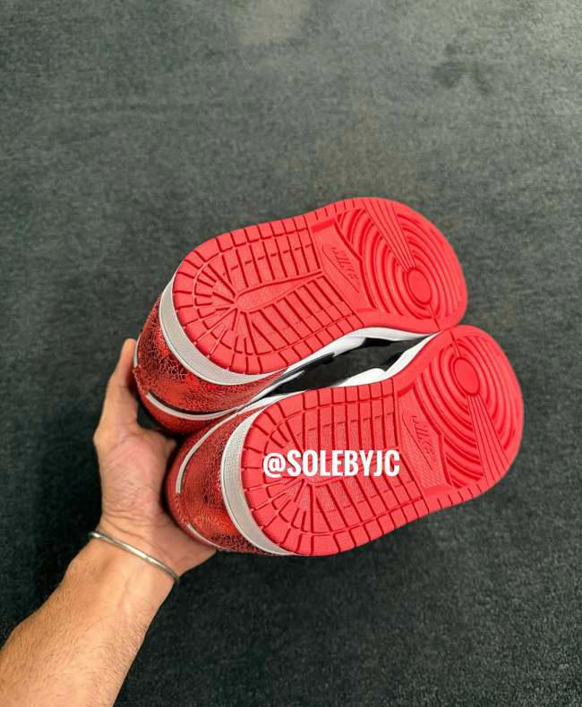 This Women's-Exclusive Air Jordan 1 Riffs on a Beloved Colorway for the ...