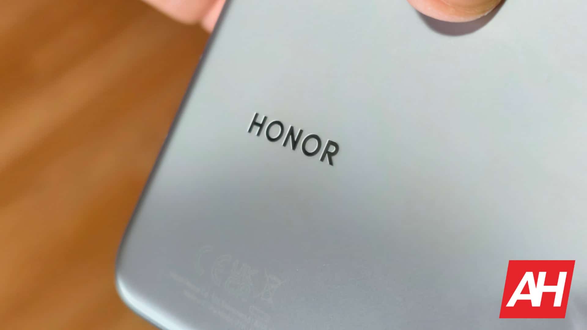 HONOR partners with the most controversial AI company