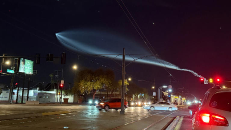 SpaceX satellite leaves comet-like trail across Arizona skies after ...