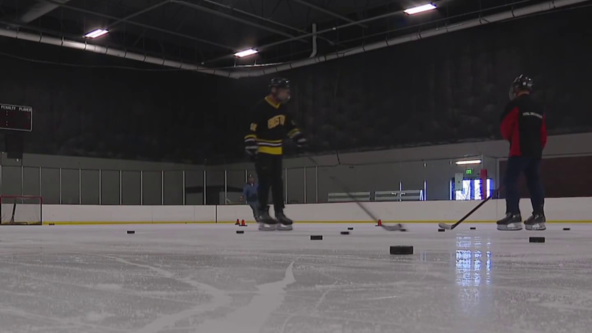 Families upset about closing of ice rink in Leesburg