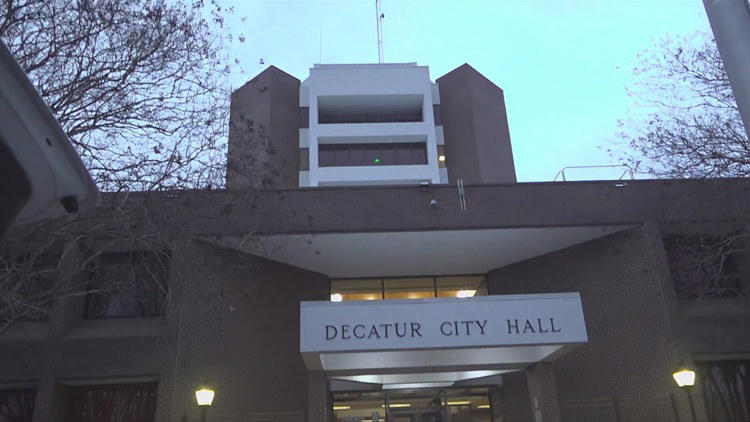 Decatur City Council approves pay raises for mayor, Council members