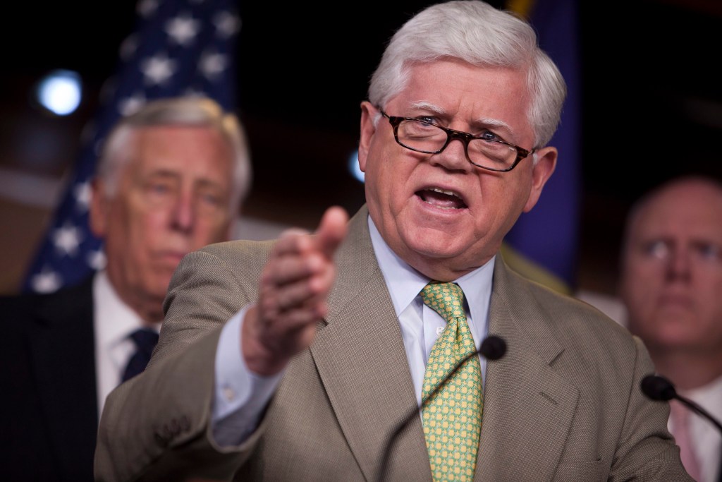 Connecticut Rep. John Larson freezes mid-speech on House floor after ...
