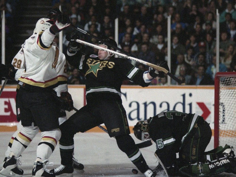 Canucks alumni: Ryan Walter says building team culture is a tricky task