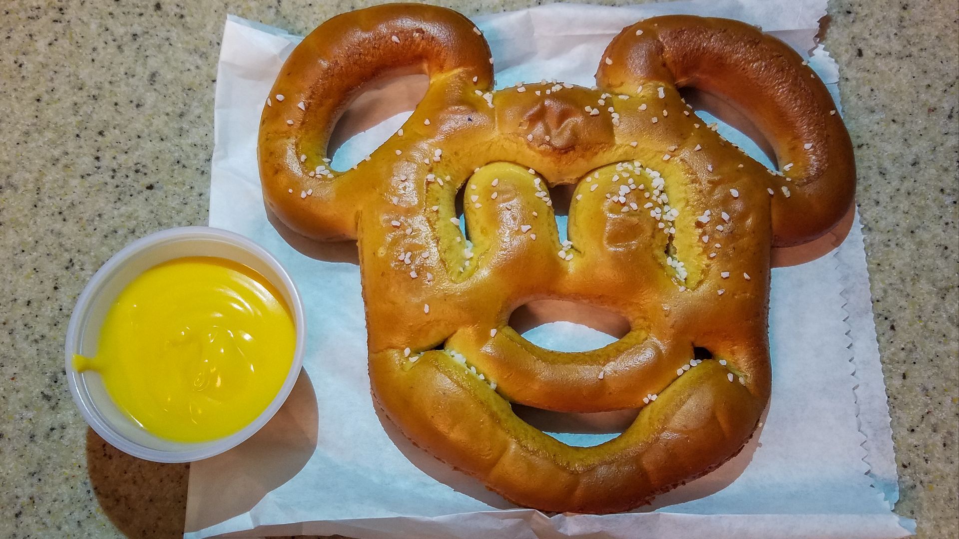 10 Overrated Disney World Snacks You Should Skip & 10 To Try Instead