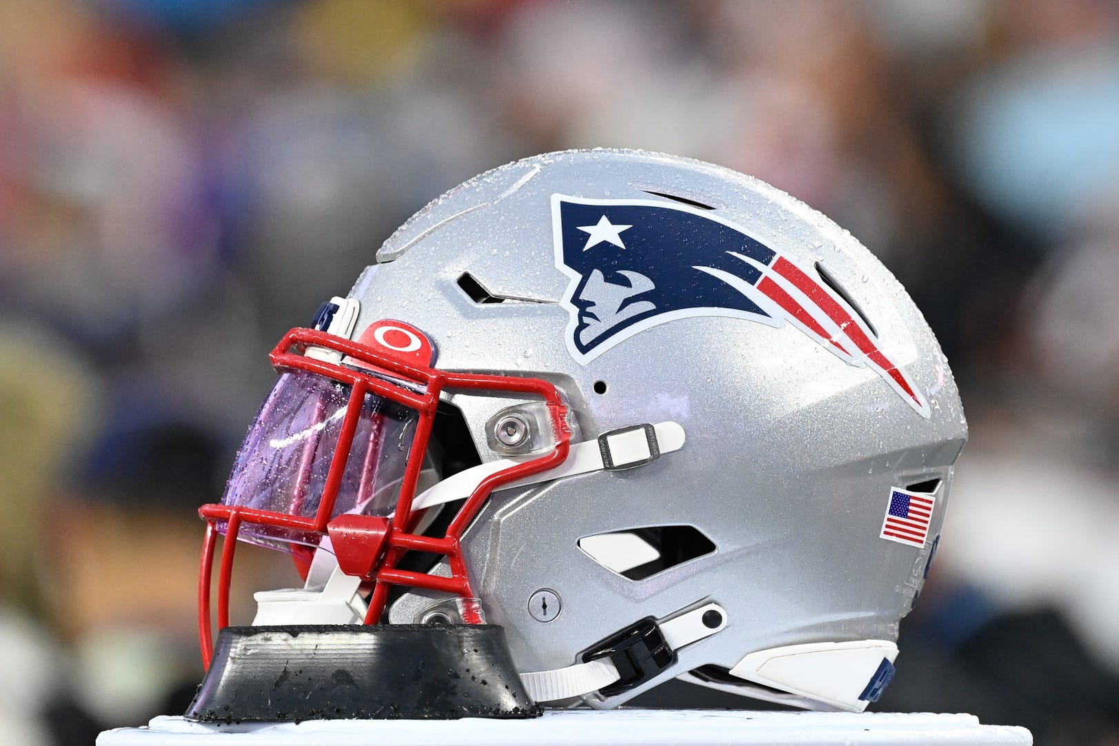Ex-Patriots assistant coach reportedly lands job with division rival