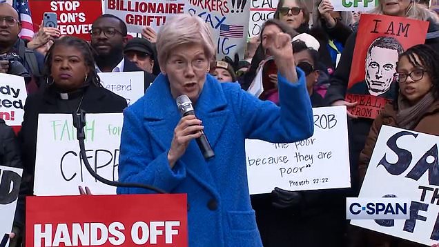Elizabeth Warren speaks at CFPB protest in DC