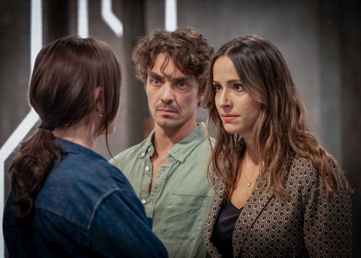 Escândalo! Sofia humilha Pilar e expulsa-a da fábrica: “Sou eu que mando aqui”