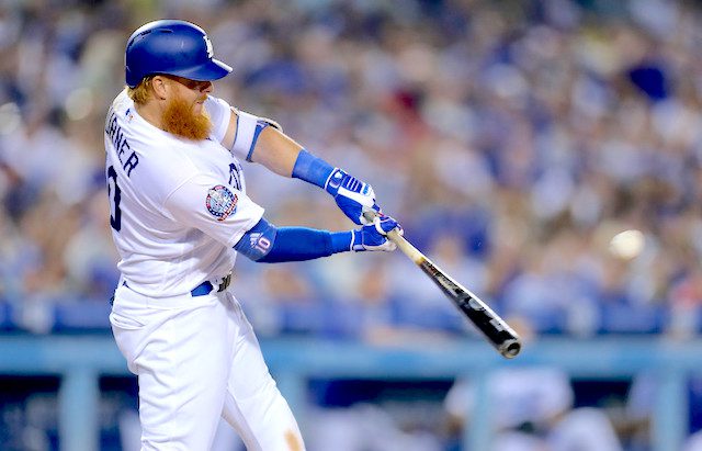 Cubs Sign Justin Turner