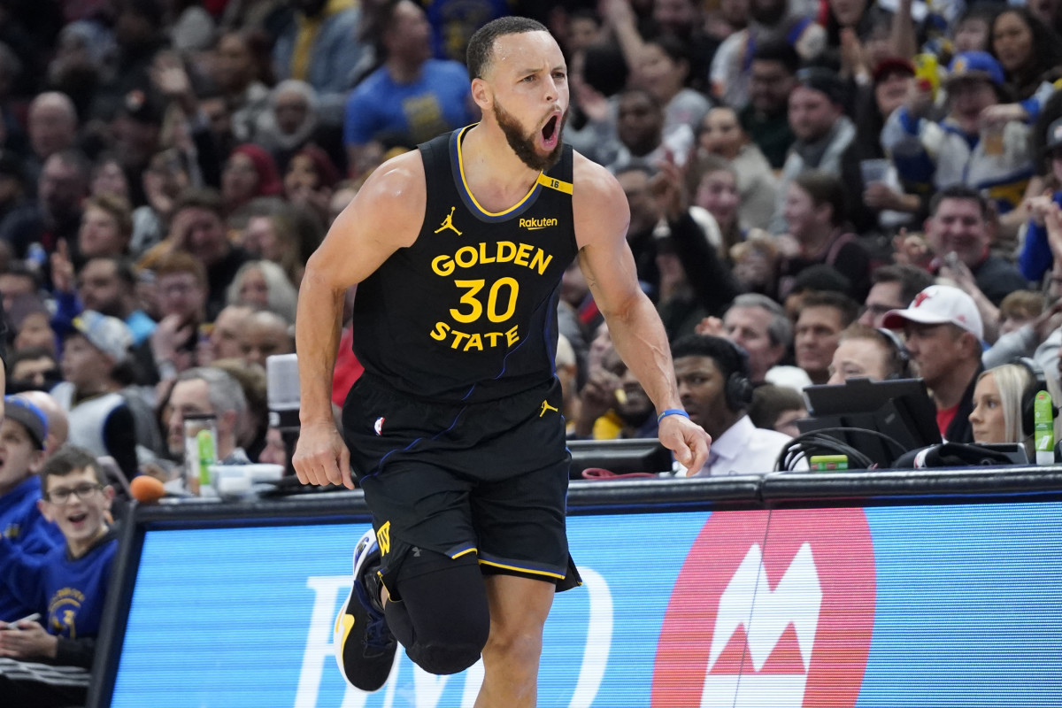 Golden State Warriors' Stephen Curry Made NBA History Against Chicago Bulls