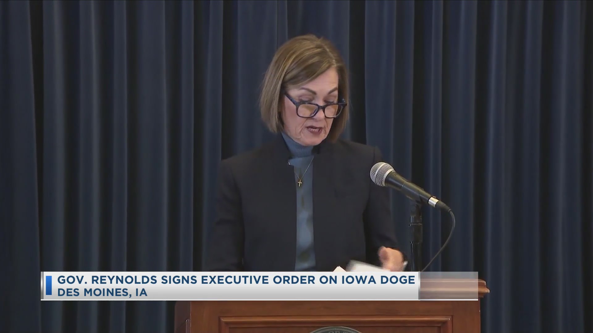 Gov. Reynolds Signs Executive Order On Iowa DOGE