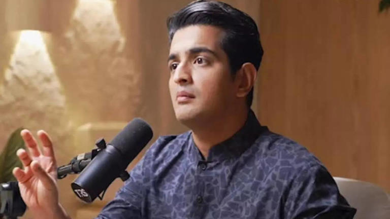 Mumbai Police Reaches Youtuber Ranveer Allahbadia's Residence After FIR ... Mumbai Police Reaches Youtuber Ranveer Allahbadia's Residence After FIR ...