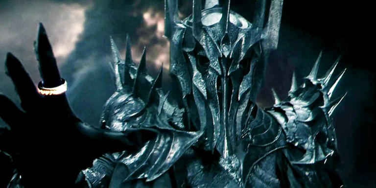 How Sauron Made The One Ring In The Lord Of The Rings & What It's Made Of