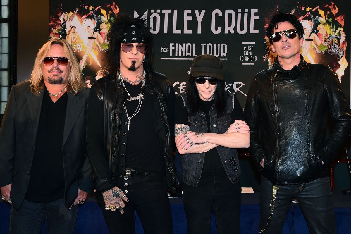 Vince Neal breaks silence as pilot of Motley Crue singer's private jet ...