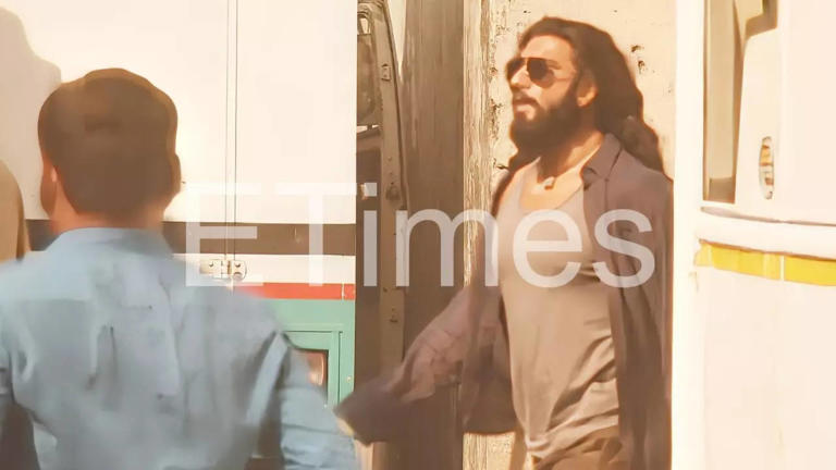 Ranveer Singh and Akshaye Khanna spotted shooting for Aditya Dhar's 'Dhurandhar' - EXCLUSIVE PICS