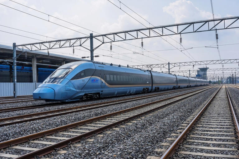 시속 320㎞ 'KTX-청룡' 이용객 90만 명 돌파