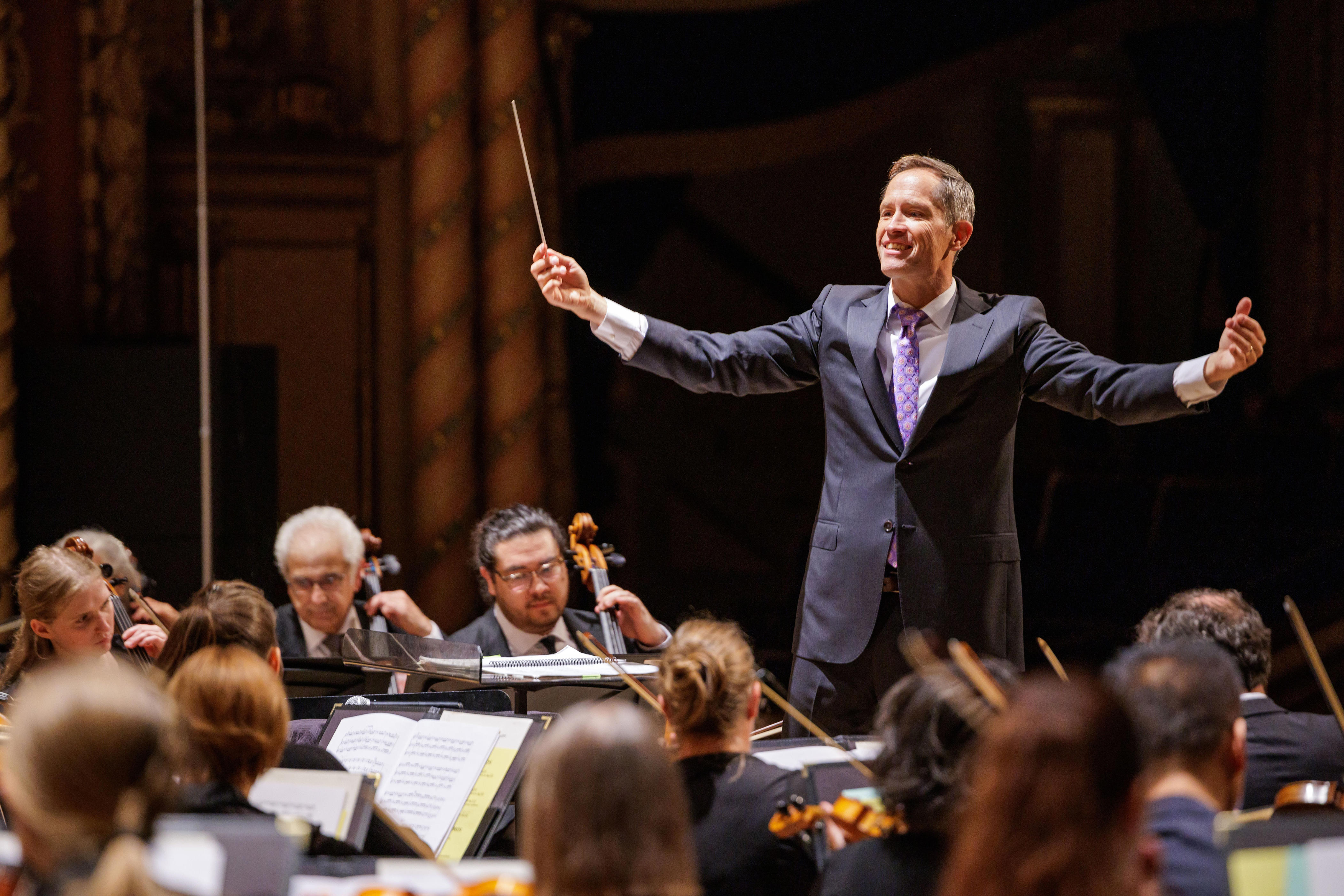 South Bend Symphony Orchestra opens season with blend of music and ...