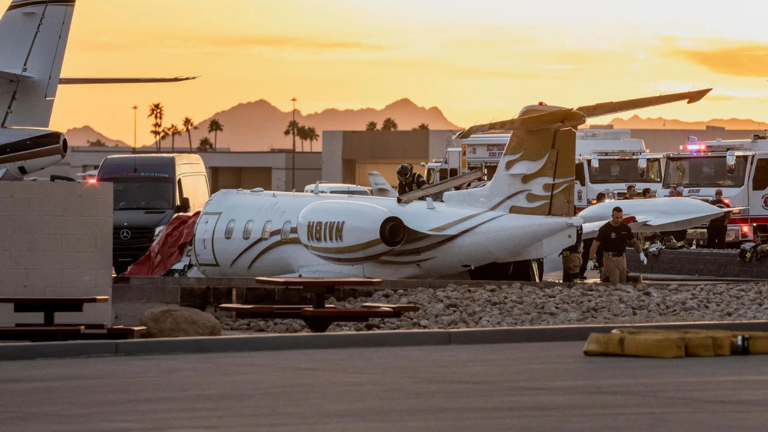 Motley Crue lead singer Vince Neil's plane rams into parked jet at ...