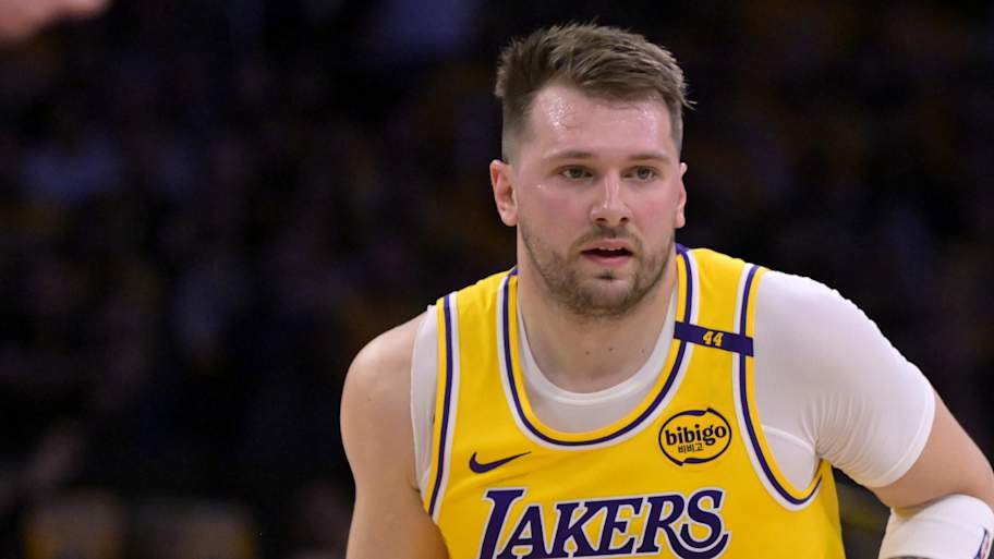 Mavericks eject fan for protesting Luka Doncic trade during Kings game